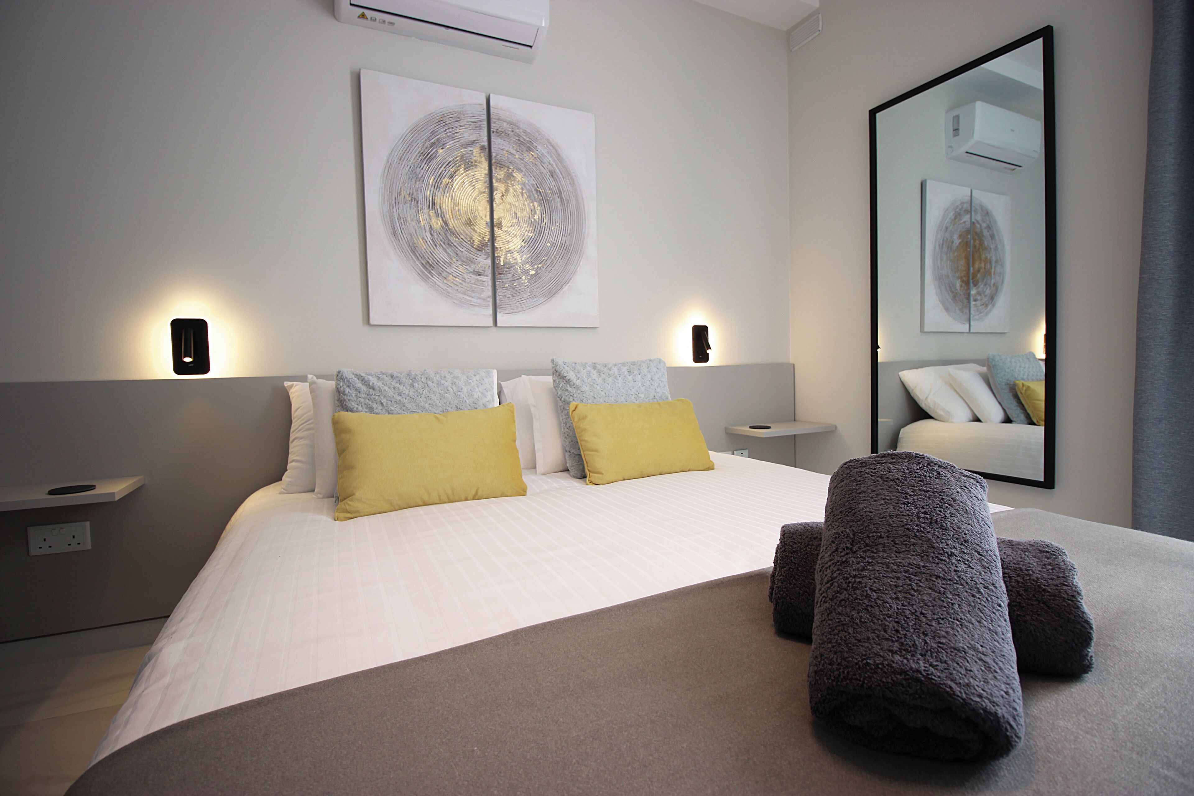 Penthouse, 2 quartos, cozinha | Cortinas/cortinados opacos, ferro/tábua de engomar, Wi-fi grátis 