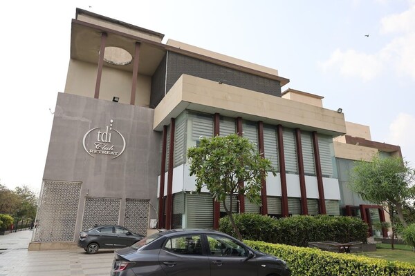 Tdi Club Retreat - Haryana