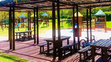 Apartamento, 2 quartos, para fumantes | Área infantil