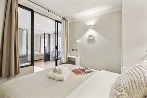 Apartamento Cidade, 2 quartos, não fumadores, vista para o pátio | Ferro/tábua de engomar, berços/camas para crianças, berço de viagem 