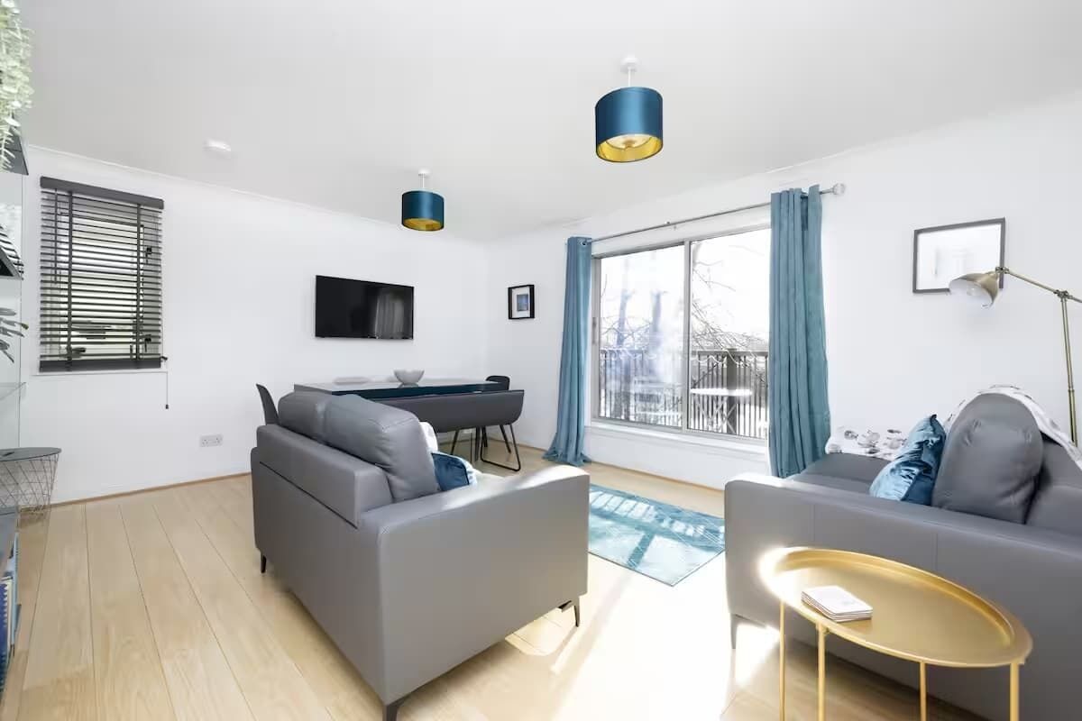 Bright 3 Bed Apt Overlooking River, Sec & Hydro - Glasgow