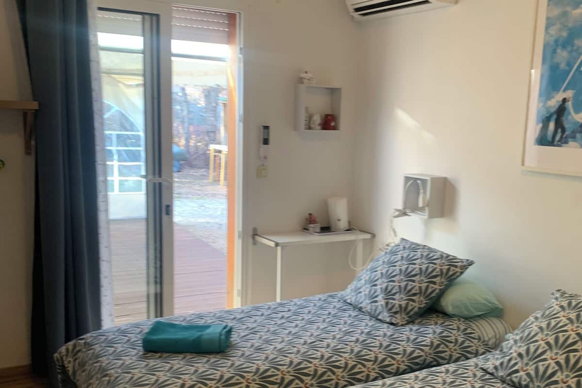Quarto Twin Clássico | Cortinas/cortinados opacos, Wi-fi grátis 