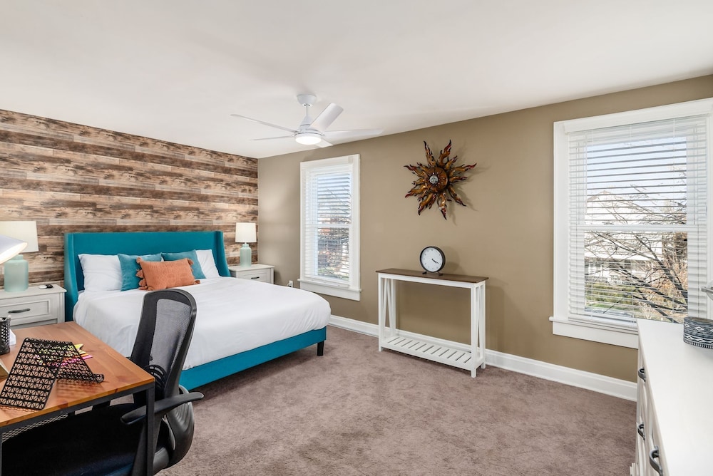 Short Drive to Campus: Comfort, Convenience Charm Reviews, Deals ...