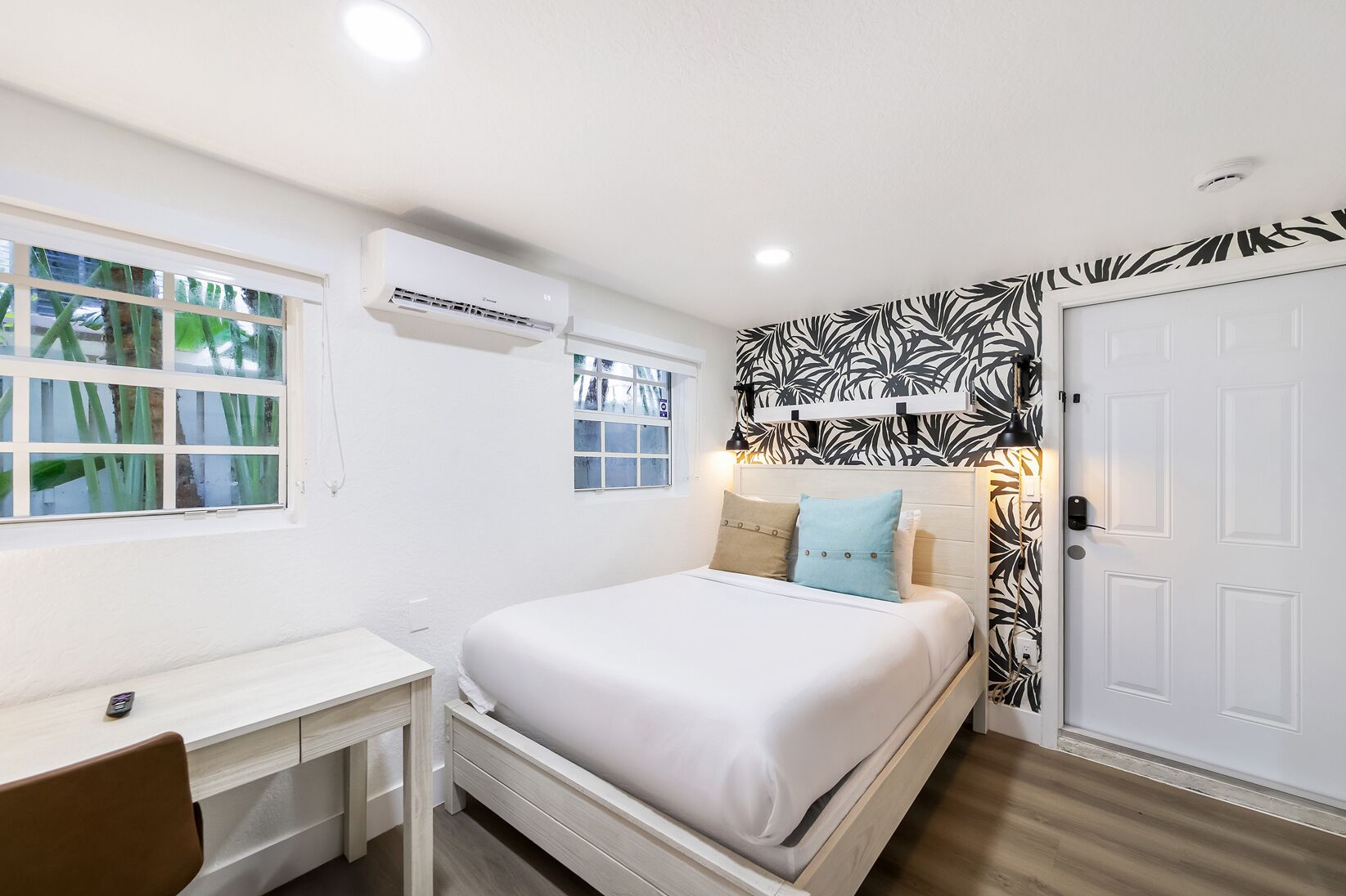 Quarto Standard, 1 cama queen-size, casa de banho privativa (Self check-in) | Camas de colchão viscoelástico, secretária 