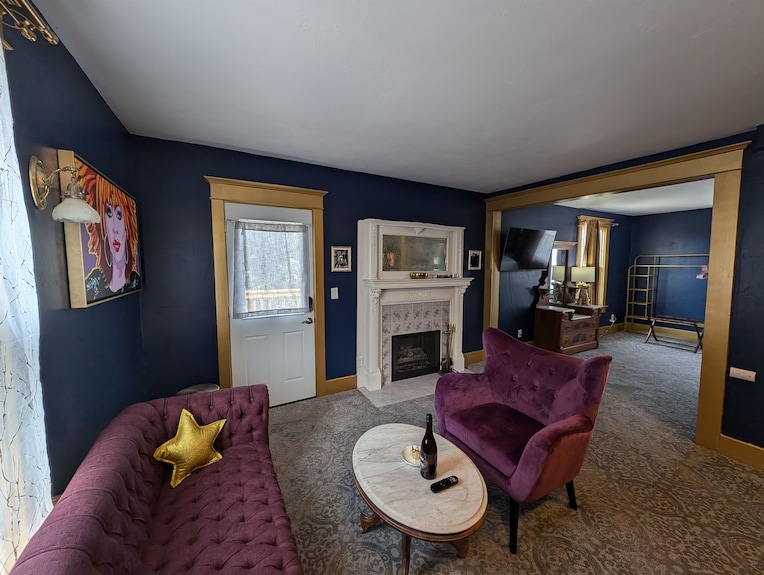 Gorgeous King Bed Suite! Tina Turner Inspired! - Door County, WI