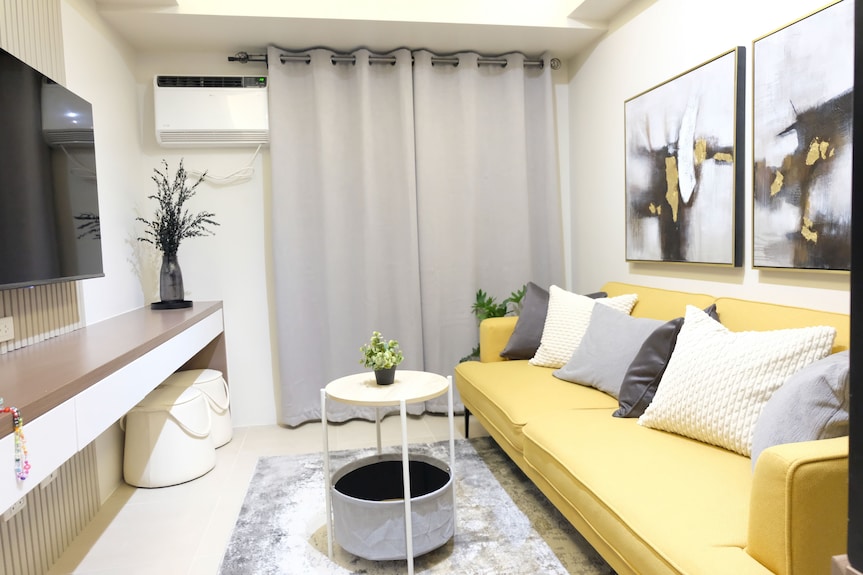 Spacious 41sqm Avida Riala W/ Work Desk In Cebu It Park, Walkable To Ayala Mall - Cebu