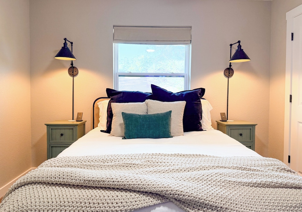 Modern Farmhouse Design, Texas Charm! Reviews, Deals & Photos 2026 - Vrbo