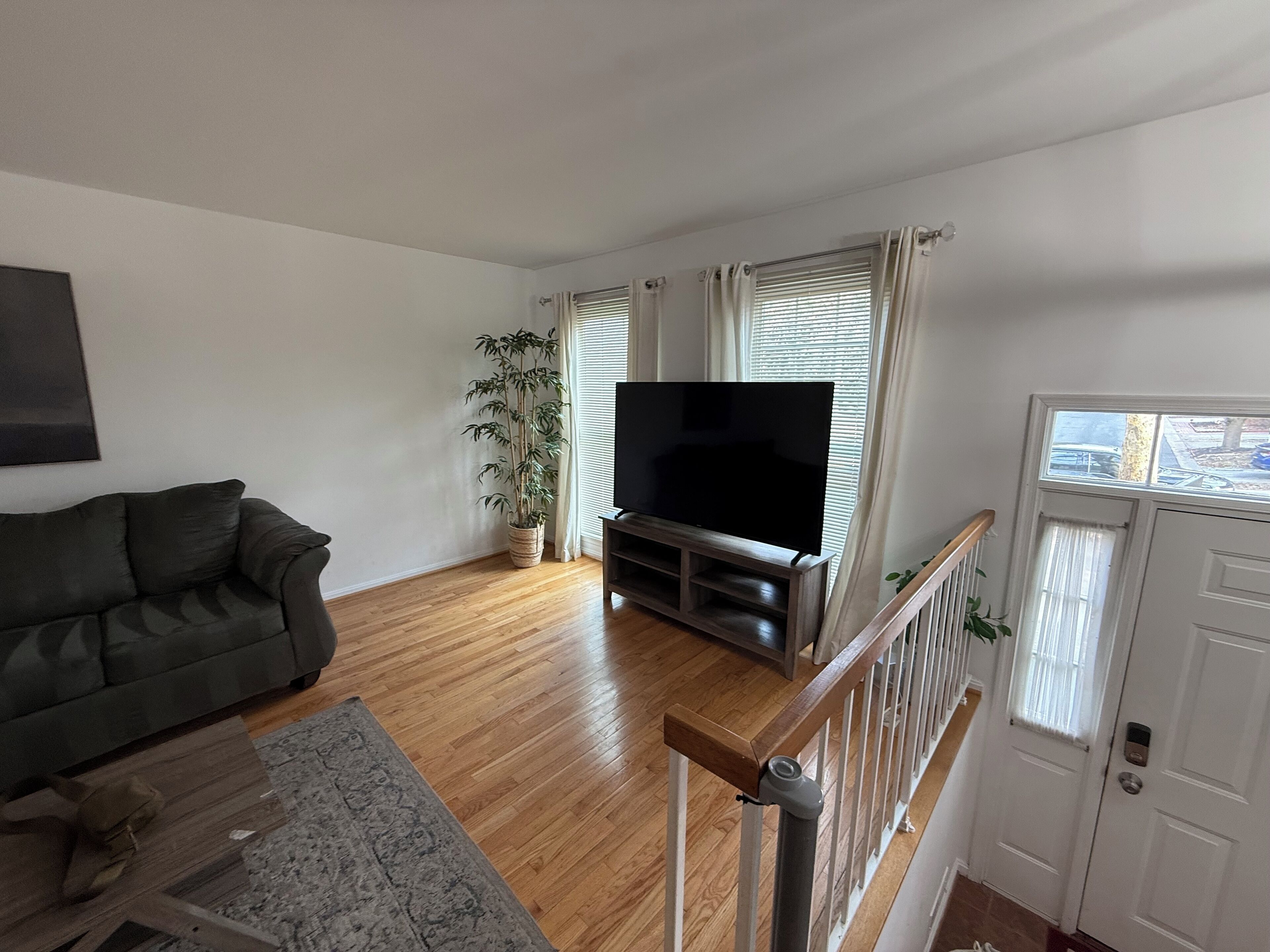 Cozy 4br/3b Gameroom Townhouse By The Lake - Gaithersburg, Maryland - Gaithersburg, MD