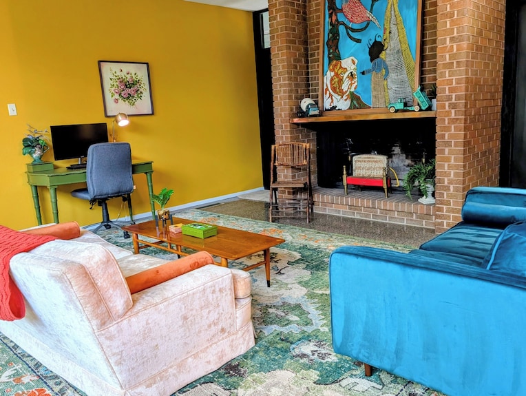 Mid-century Modern On The Creek: Peaceful, Private, In-town, Near Lake Conroe - Willis, TX