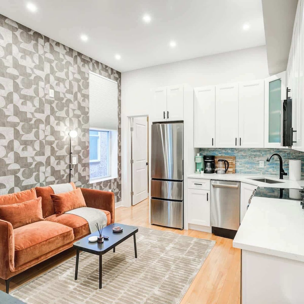 Cozy 1 BD in Rittenhouse Square w/ King Bed Reviews, Deals & Photos ...