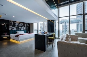Quarto Twin Sénior, vista para o rio | Edredões de penas, cortinas/cortinados opacos, quartos insonorizados