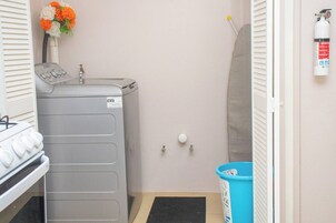 Apartamento, 2 quartos, pátio, vista para o jardim | Interior