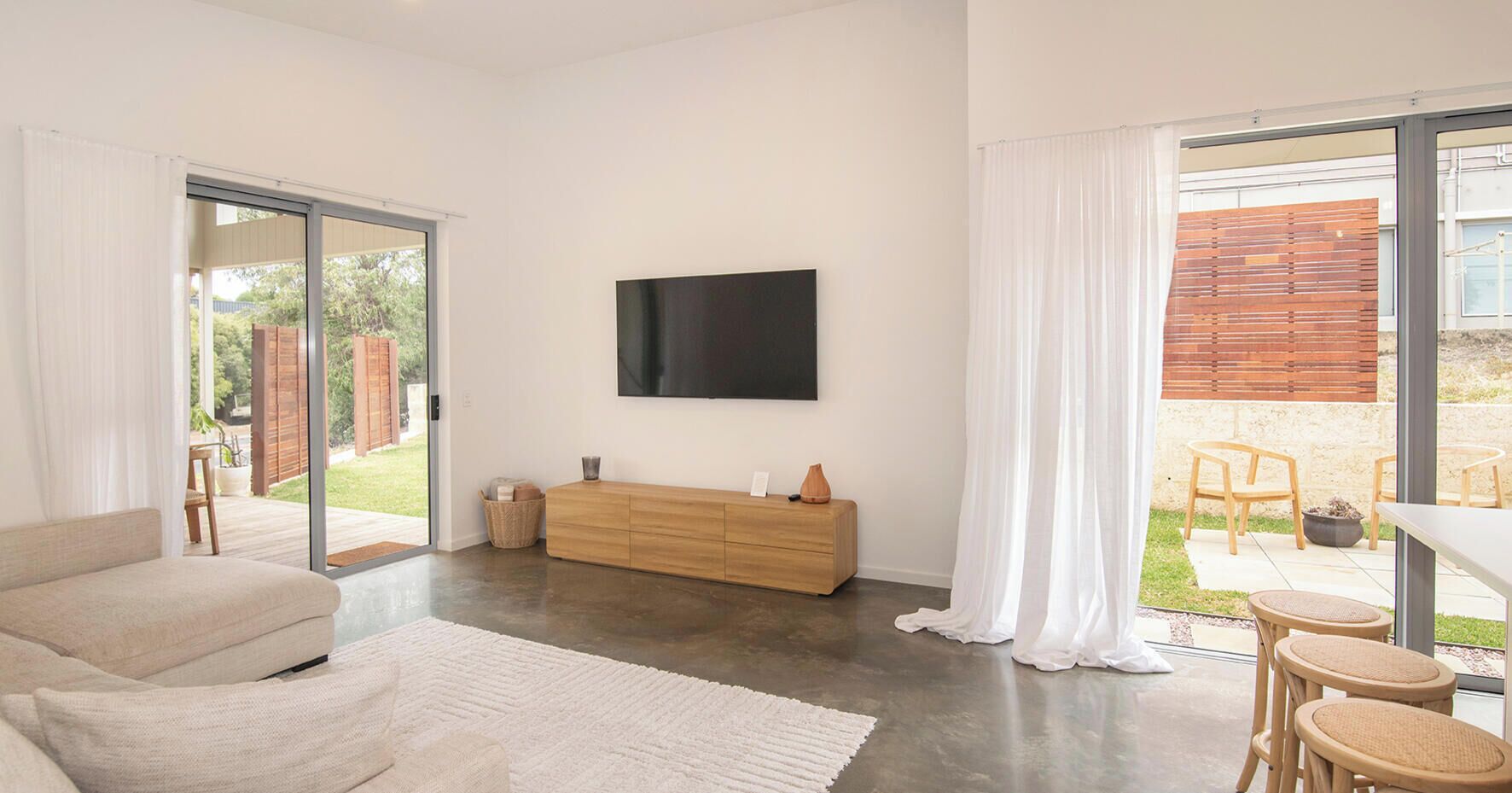 Brand New Stunning Coastal Escape 5 Minutes From Gnarabup Beach - Prevelly