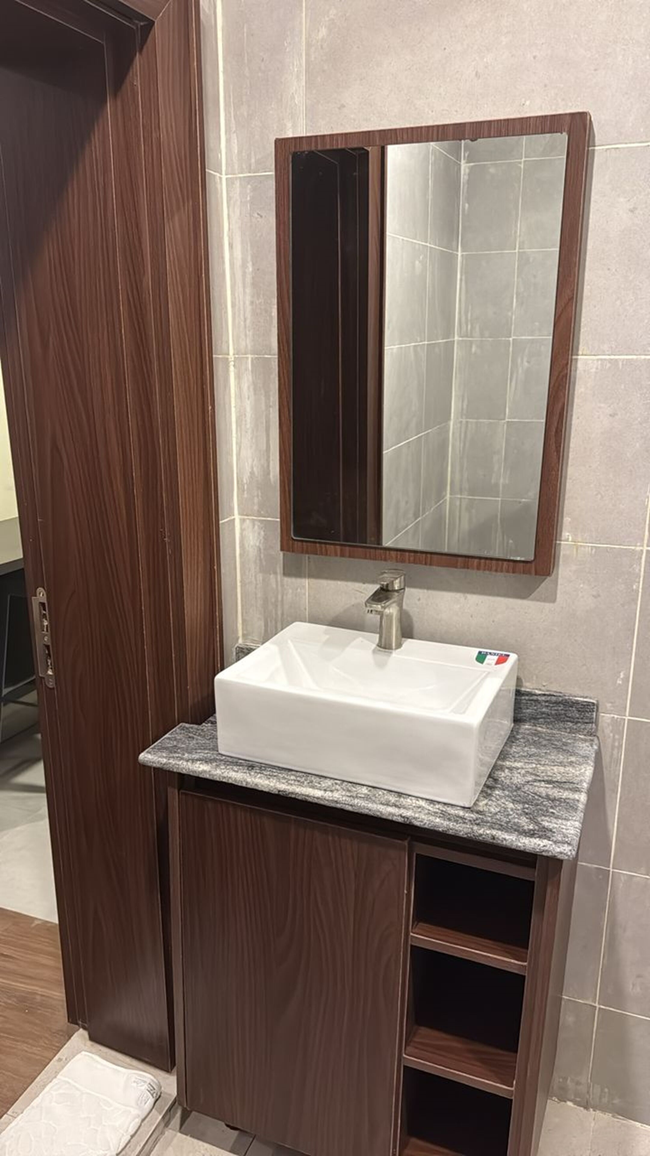 Suíte estúdio luxo | Banheiro | Chuveiro, toalhas de banho