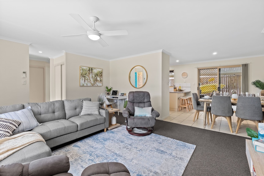 Family & Pet Friendly Coastal Parkside Stay - Hervey Bay