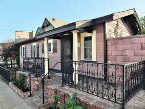 Eastside Garden Hideaway For 4, Perfect Location for World Cup ...