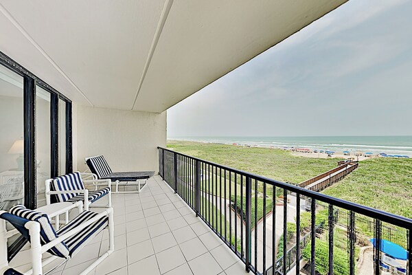 Gulf-front 2br W/ Resort Amenities, Beach Access - South Padre Island