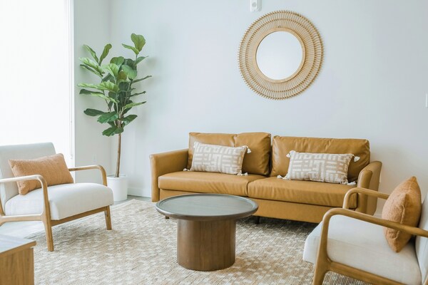 Luxe Dog-friendly 2br Condo W/ Pool & Playground - Miami Gardens, FL