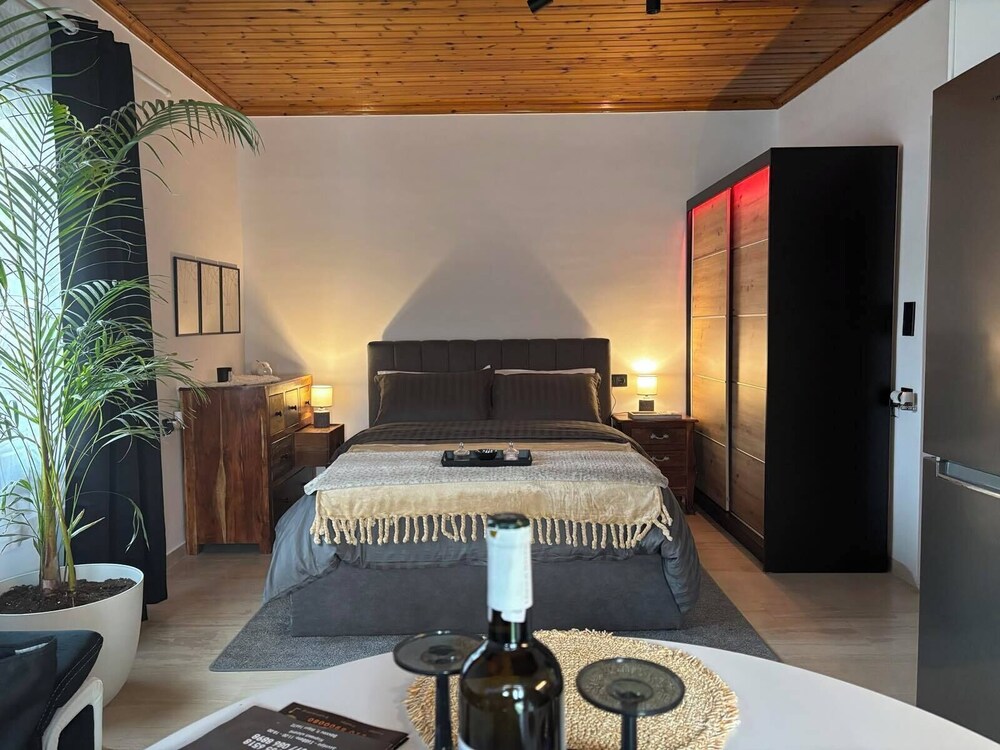 Apartment 5 min from Varkiza Beach, near Vouliagmeni& 15 min from ...
