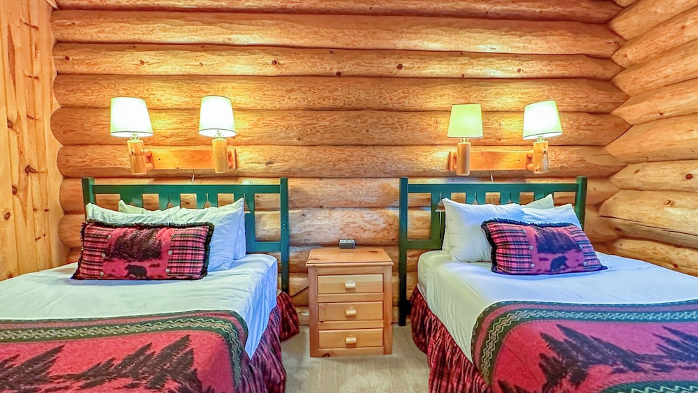 Lutsen Log Cabin 407 - Lusen, Minnesota - Lake Superior - Cascade ...