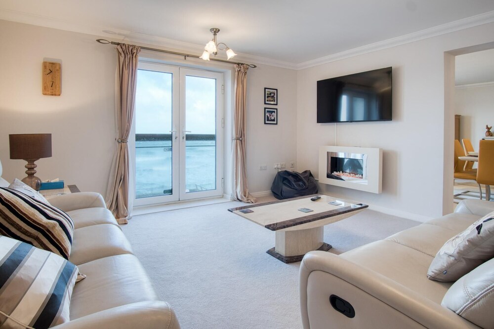 13 St Bride's Bay View - 4 Bedroom - Broad Haven - Little Haven