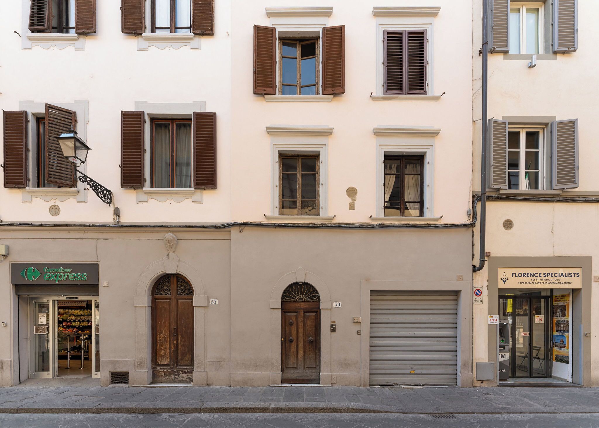 Fachada da propriedade