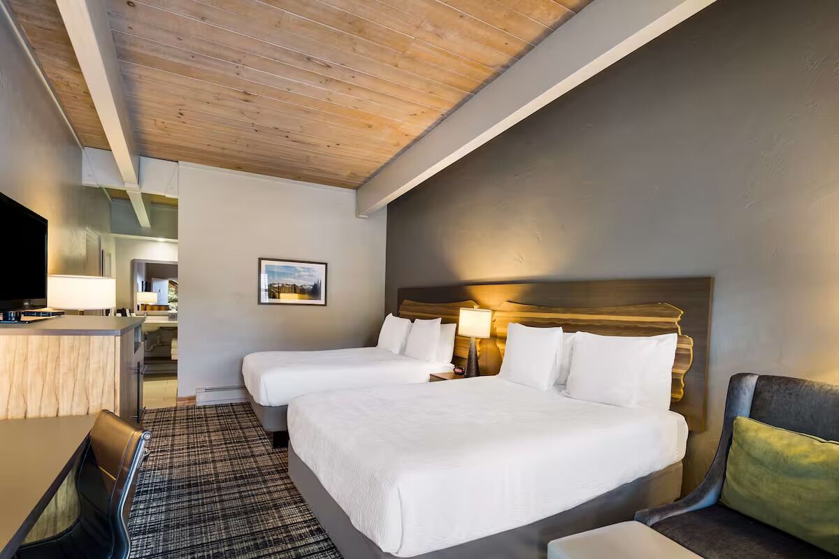 Glenwood Springs Retreat Close To Hiking | Scenic Spots, & Golf | Free Breakfast - Glenwood Springs, CO