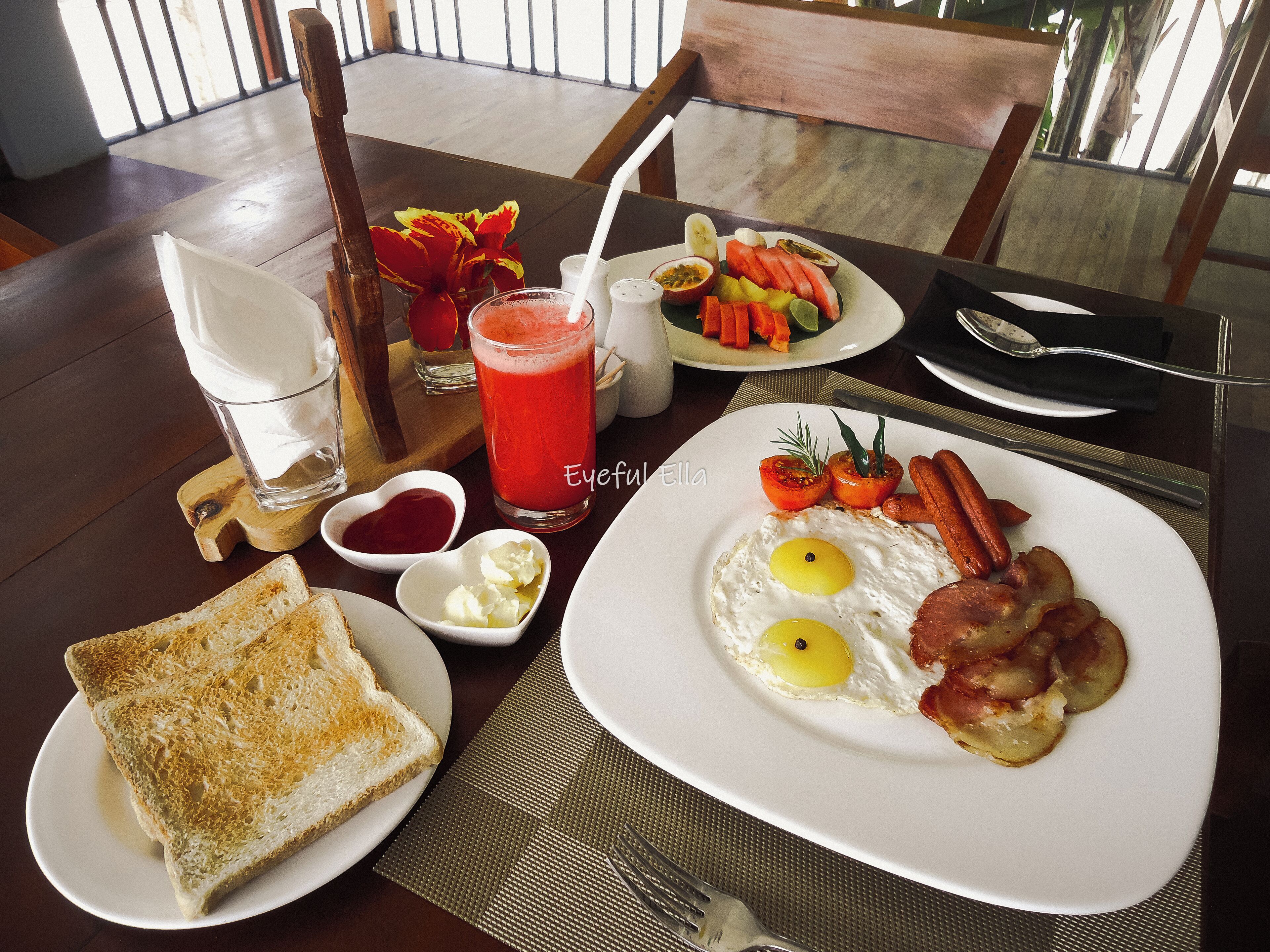 Pequeno-almoço inglês diário (12 USD por pessoa) 