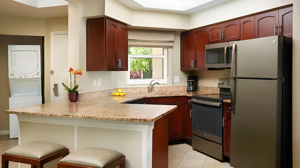 1 Bedroom Condo, Sleeps 4, at Sheraton Vistana Resort Orlando! - Orange ...