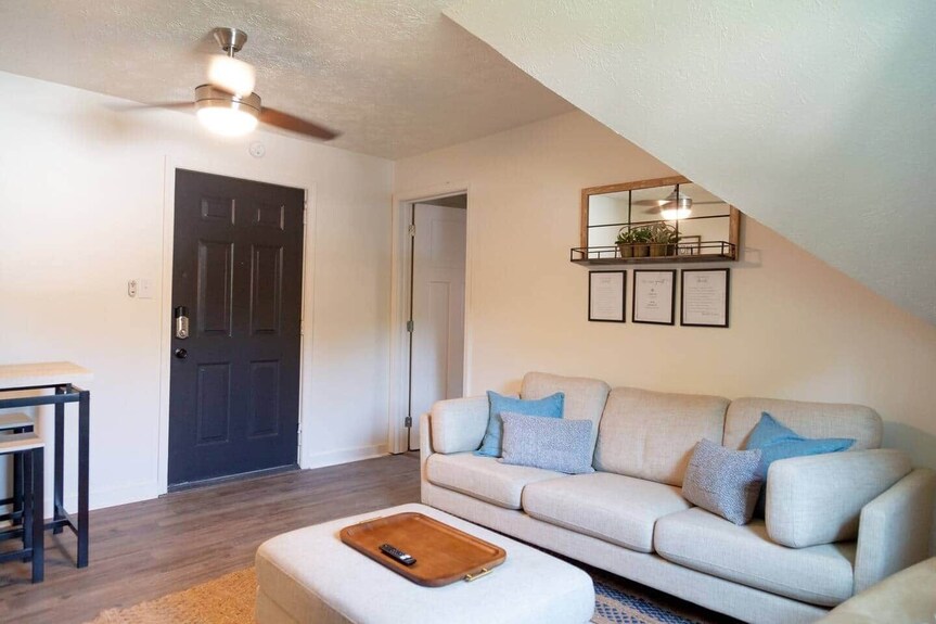 Calming Terracotta Chateau - 2bed 1bath South Knox - Knoxville, TN