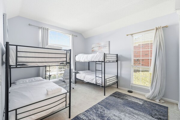 Bright & Cozy 4br Home - Frisco, TX