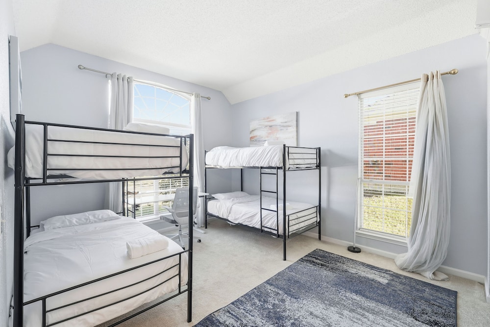 Bright & Cozy 4br Home - Frisco, TX