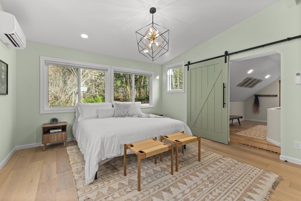 Remodeled 3-bedroom house on Tiger Mountain in Issaquah Reviews, Deals ...