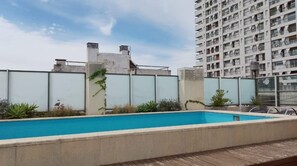 2 piscinas exteriores 