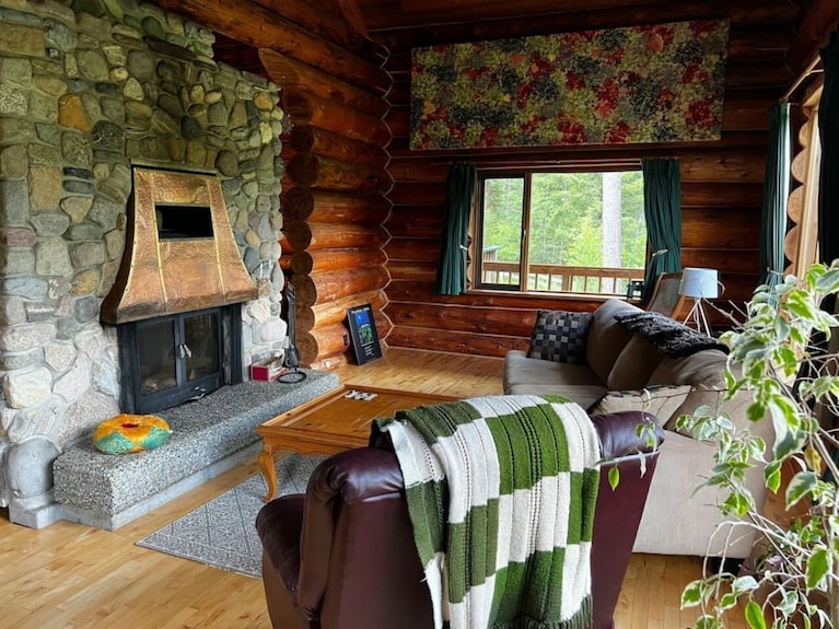 Raven`s Roost - Rural Cabin Minutes From Golden - Golden