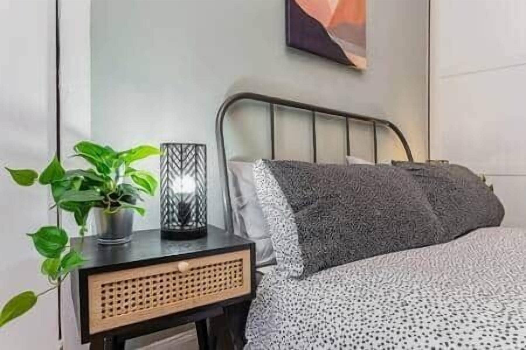 Traditional 1-bed Flat In Southside - Glasgow