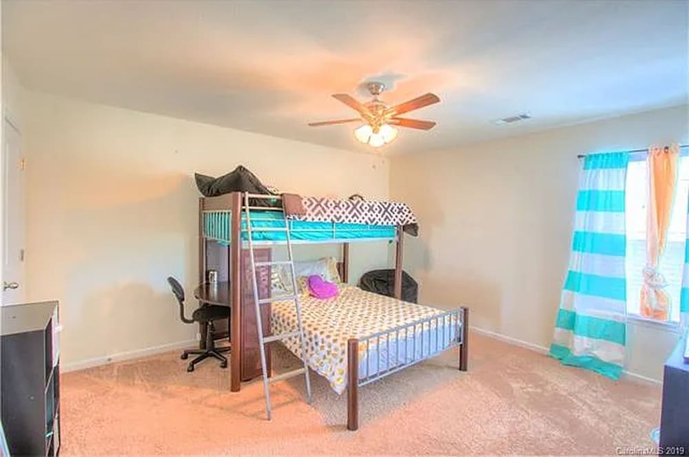 Modern 4 Bedroom Home Near Uptown - Belmont, NC