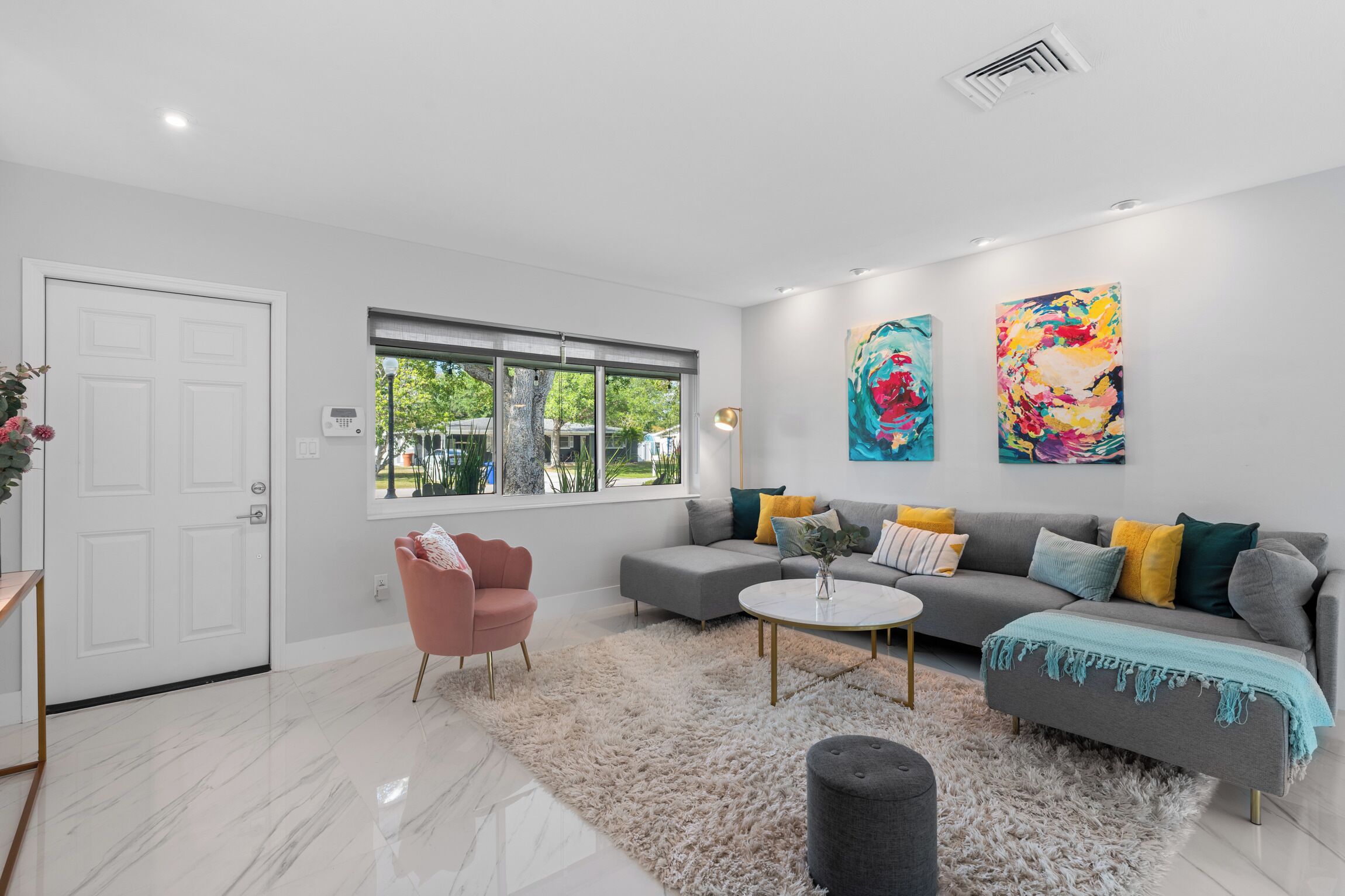 Beautiful 2 Bedroom Bungalow In A Quiet Neighborhood - Fort Myers