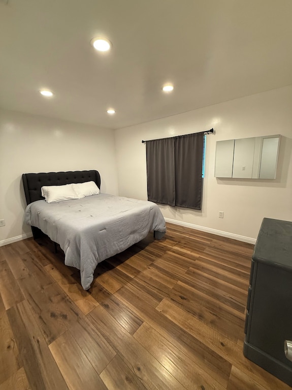 Cozy 2-bedroom House In Amazing Downey With Central Air & Private Parking For 2 - セアリトス, CA