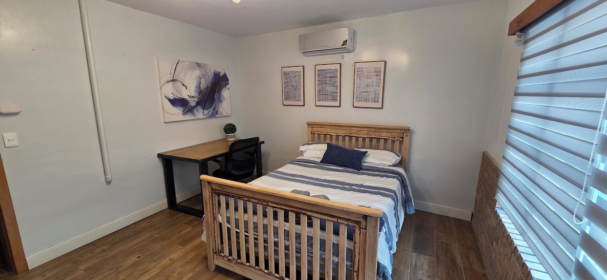 Modern And Secure Artsy Apt · Remodeled · 4 Bed · Peace Of Mind - Brownsville, TX