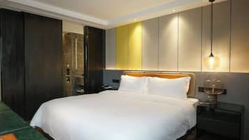 Quarto Individual Executivo, Vista para a cidade | Cofre no quarto, secretária