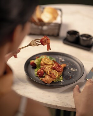 Pequeno-almoço completo diário incluído 