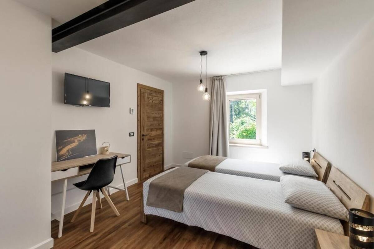 Quarto Triplo, varanda, vista para o pátio | Cortinas/cortinados opacos, quartos insonorizados 