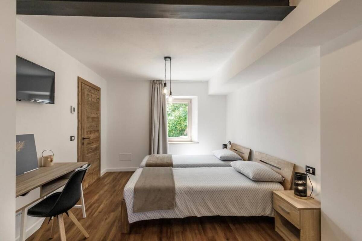 Cortinas/cortinados opacos, quartos insonorizados 