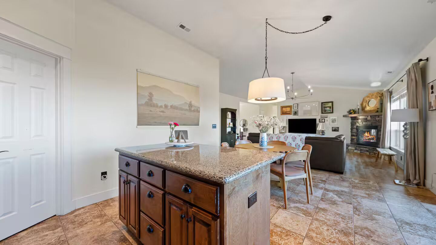 Tri-cities Sunset Sanctuary: Peaceful Views, Central Location, Family-friendly - Richland, WA