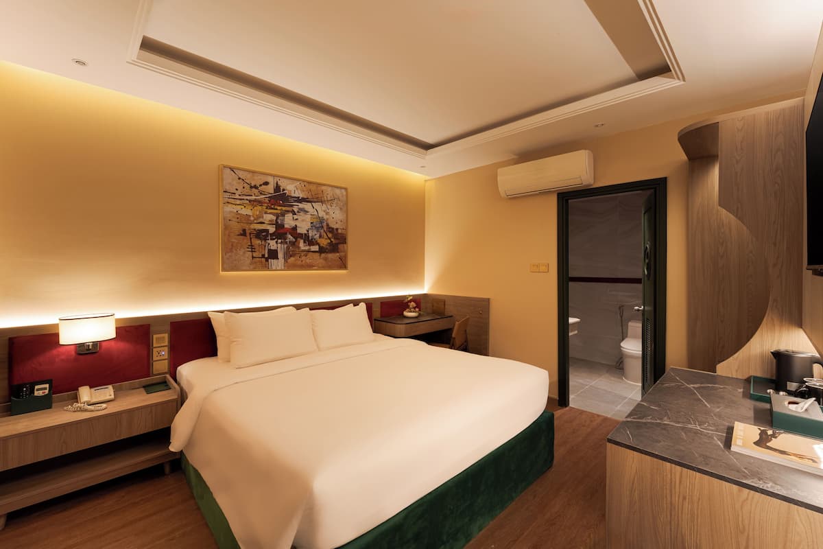 Quarto casal superior | Escrivaninha, Wi-Fi de cortesia