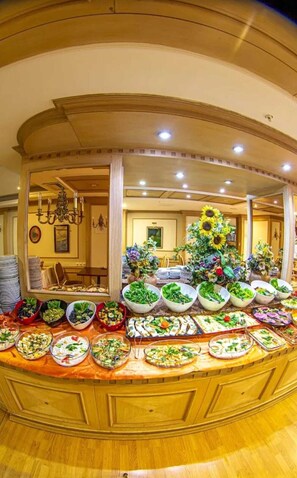 Pequeno-almoço tipo buffet diário incluído 