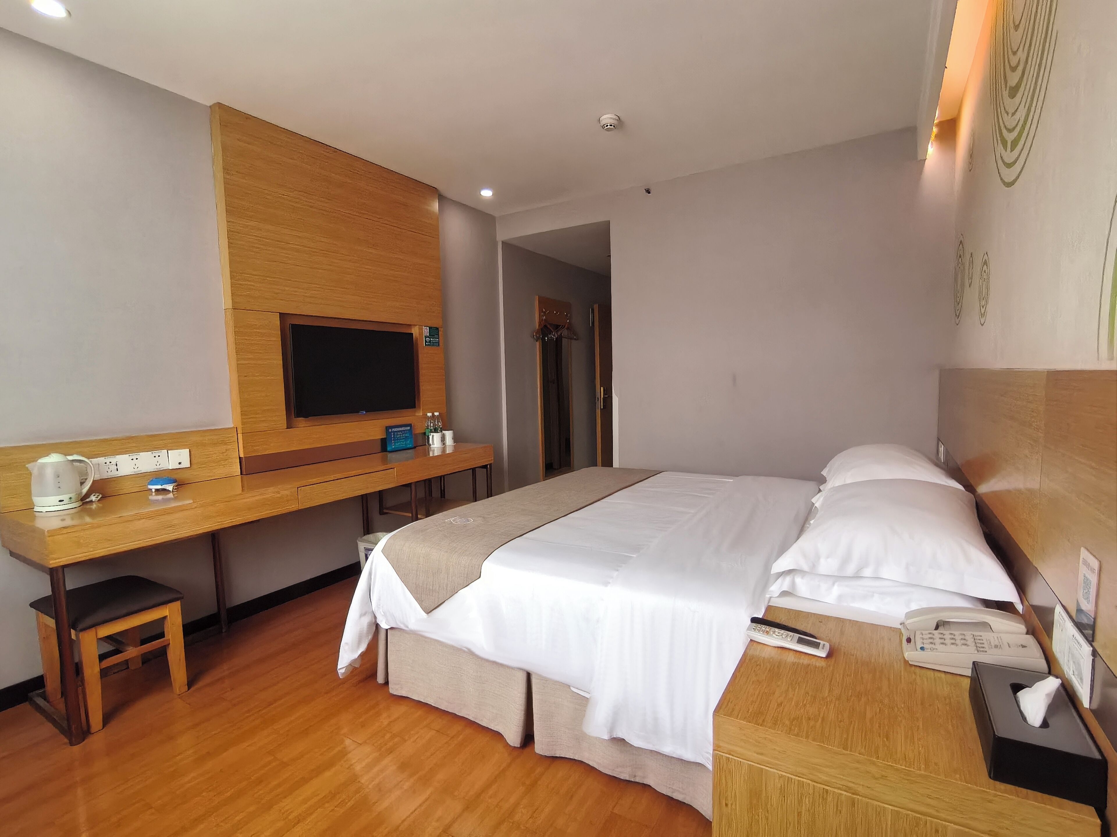 Secretária, secretária adequada para computadores portáteis 