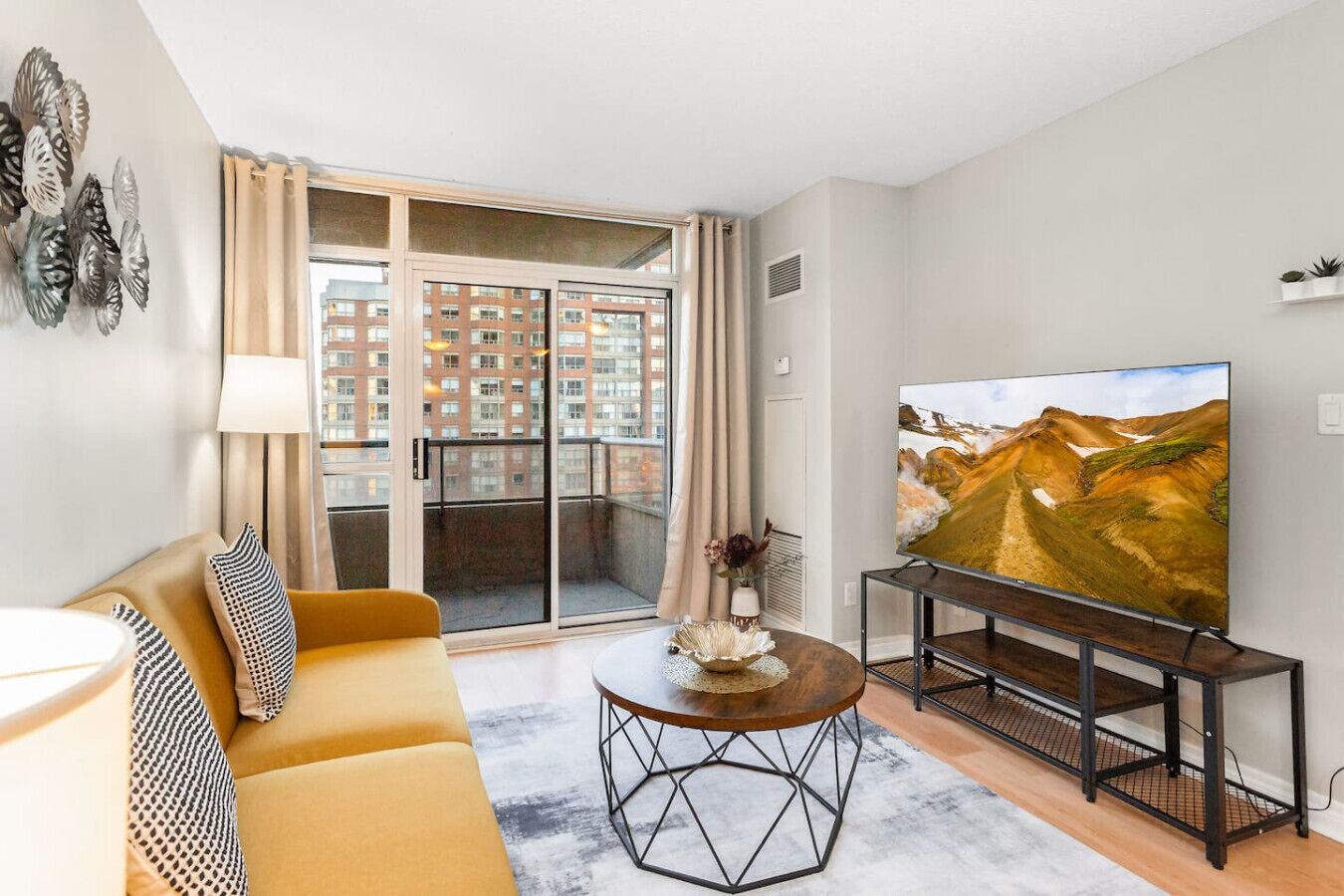 High-rise Skyline Suite | Sleeps 5 | Steps To Sq1 - Mississauga