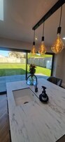 Bungalow, 2 quartos, vista para o jardim | Interior